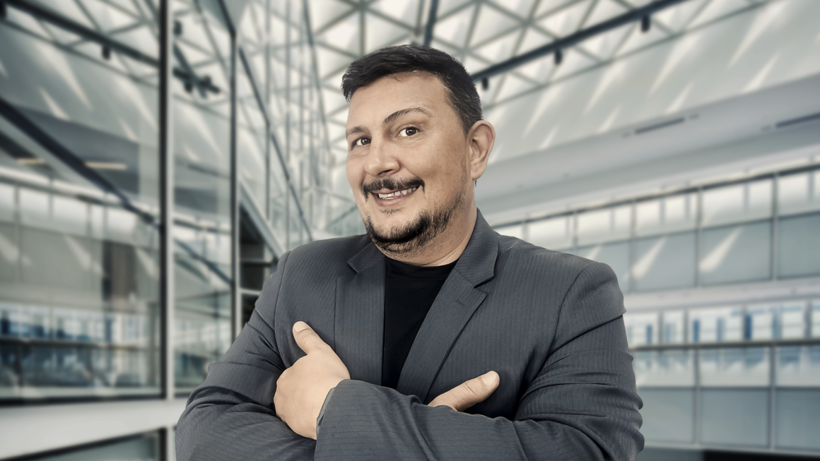 Advogado Rodrigo Aguinaldo Camilo conhecido nas redes sociais como Doutor Score é referência em ...