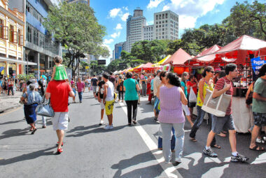 Feira Hippie BH terá horário alterado neste domingo de Carnaval